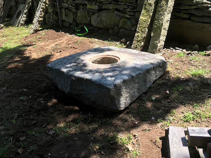 Vintage Granite Wellstone with Hand Pump